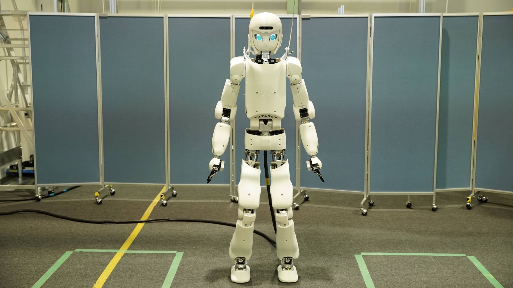 【Robust Humanoid Platform】人共存型ヒューマノイドロボット「RHP Friends」 | 川崎重工の産業用ロボット