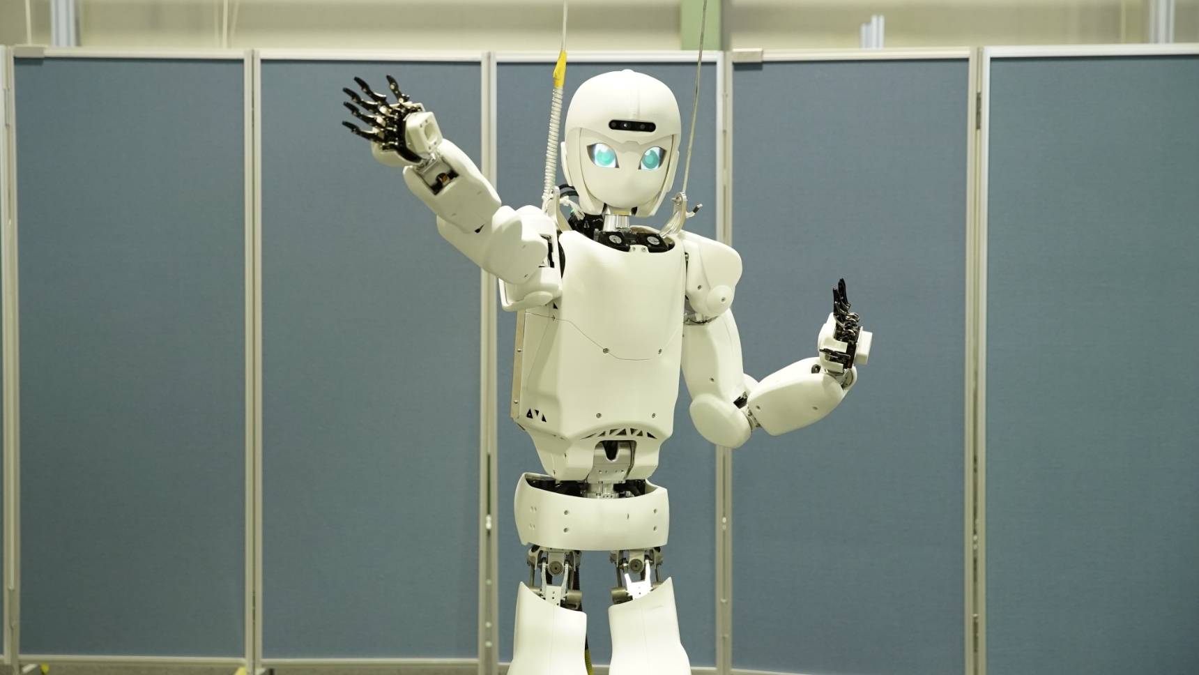 【Robust Humanoid Platform】人共存型ヒューマノイドロボット「RHP Friends」 | 川崎重工の産業用ロボット