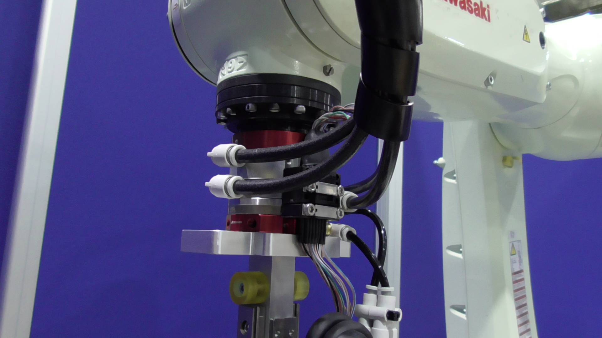 Robotic Hand Changer・Adapter Plate | Industrial Robots by Kawasaki Robotics